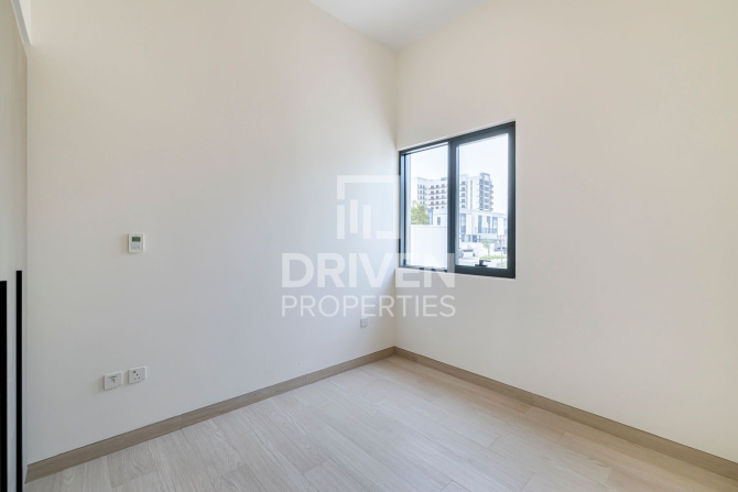 Single Row | Corner Villa | Community View - Propsearch.ae