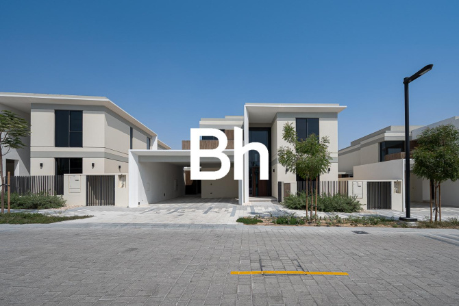 Upgraded | Single Row | Great Amenities | Modern - Propsearch.ae