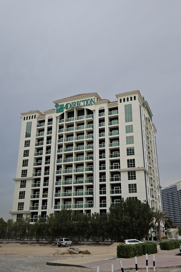 4 Direction Building - Propsearch.ae