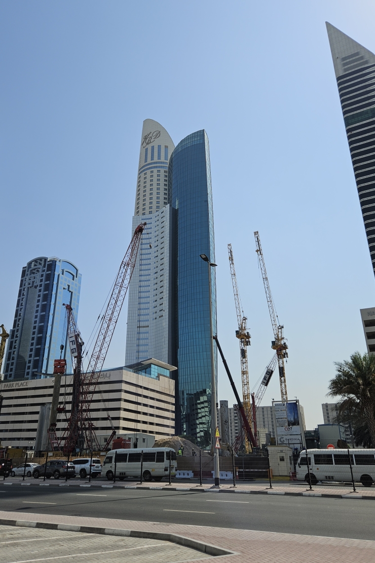 #UNDER C | Burj Azizi | 725m | 133F | Mixed Use | SZR | Page 7 ...