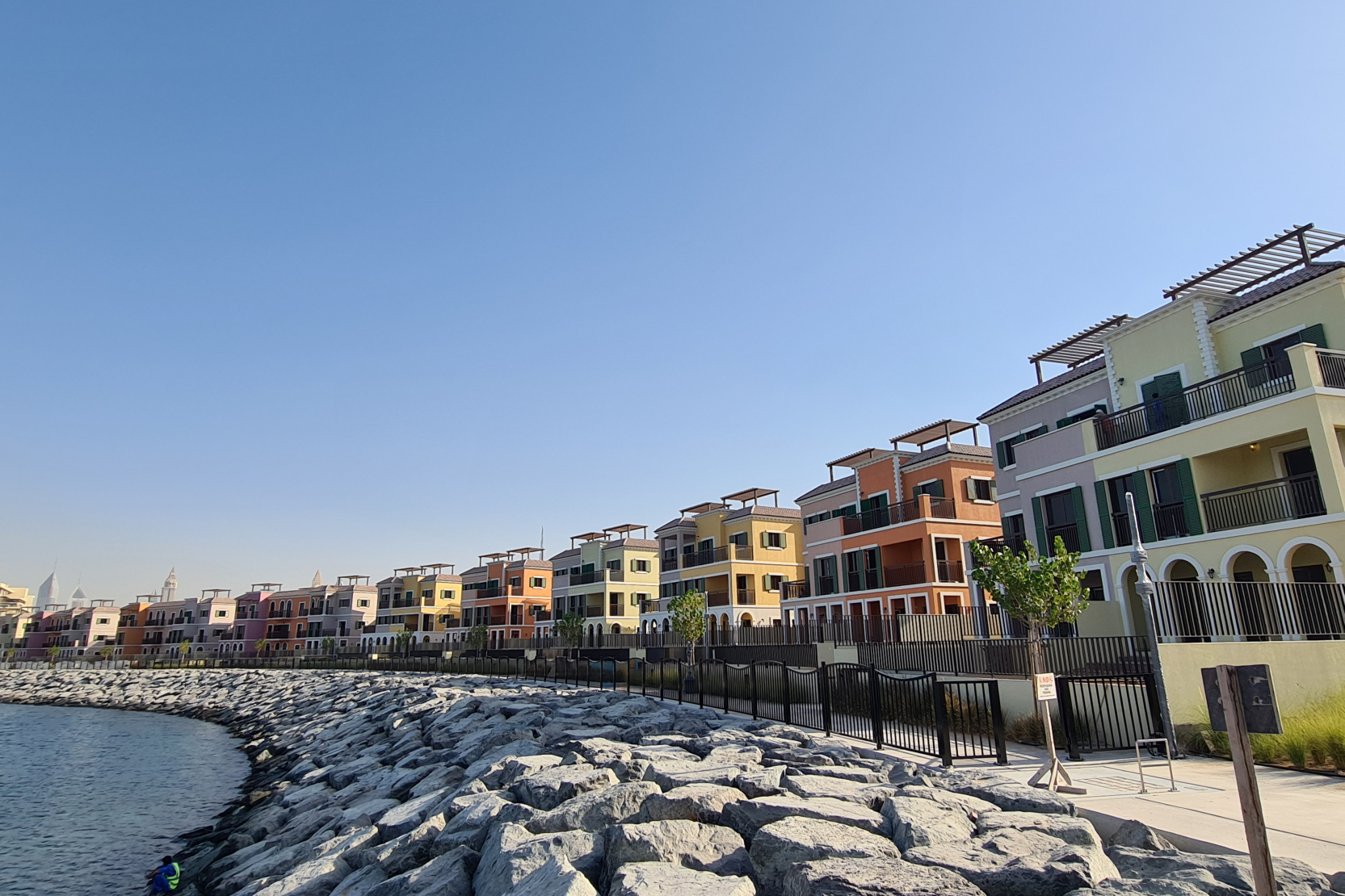 Sur La Mer - Propsearch.ae