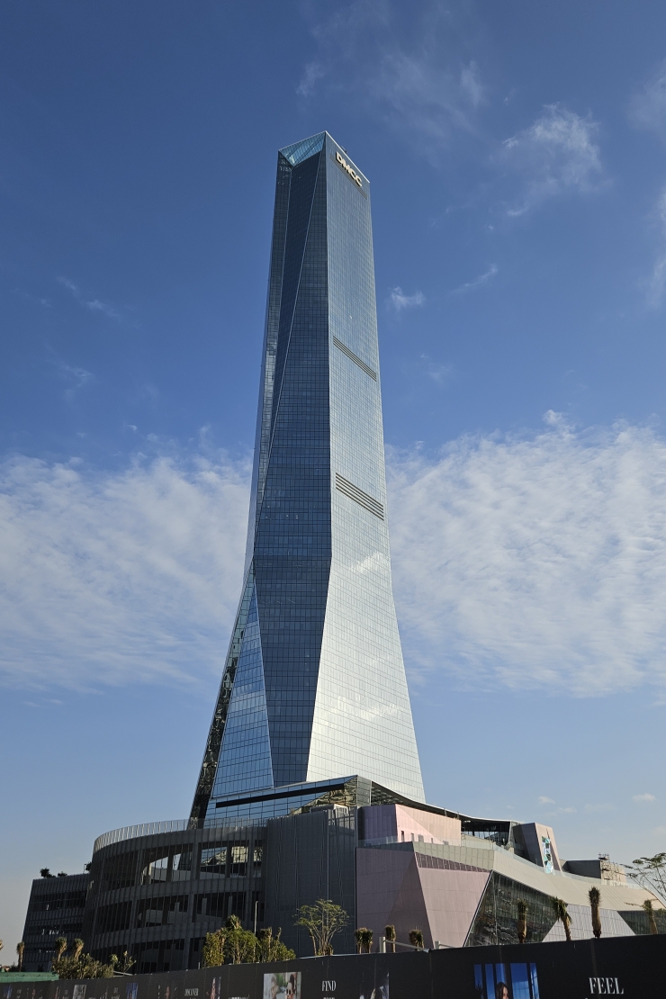 Uptown Tower - Propsearch.ae